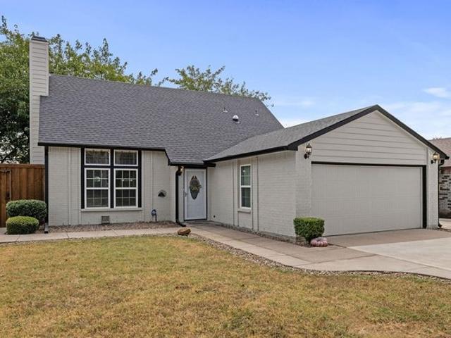 2304 Crestmeadow St, Denton, TX 76207