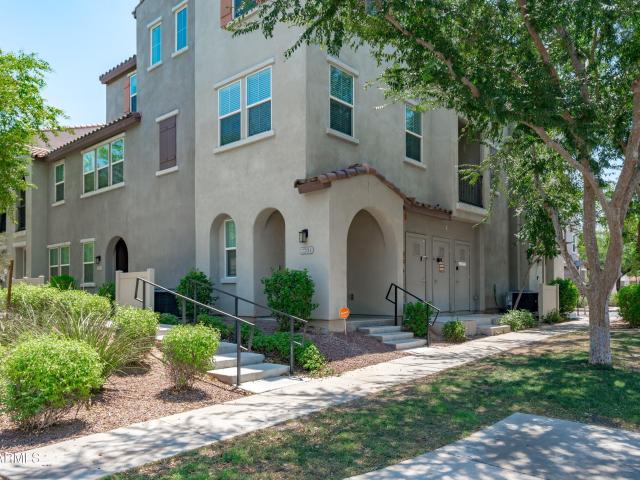 2304 e hidalgo avenue