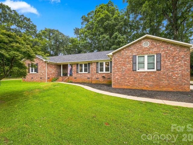 2304 Eden Terrace