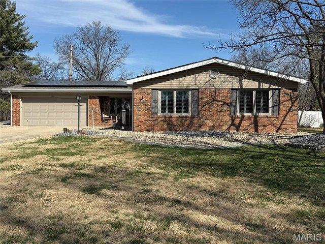 2304 Fontaine Dr, Alton, IL 62002