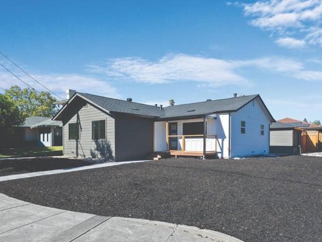 2304 Rowe Dr, Santa Rosa, CA 95403
