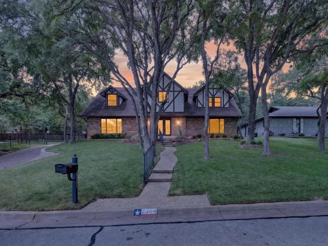 2304 Wakeforest Court