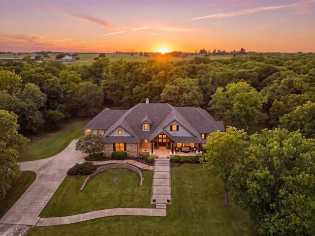 2304 Winchester Ct, Tolar, TX 76476
