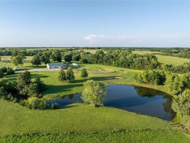 23058 th St, Altamont, MO 64620