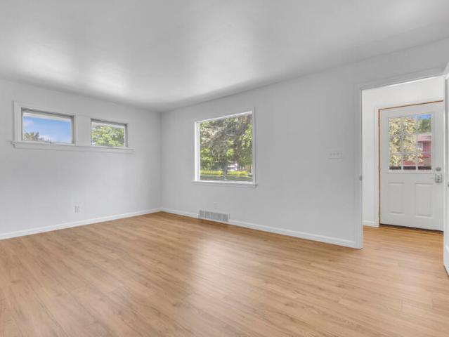 2305 Mayflower Ave