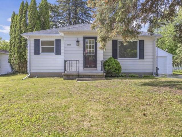 2305 Mayflower Ave, Sheboygan, WI 53083