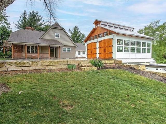 2305 NE Porter Rd, Blue Springs, MO 64014