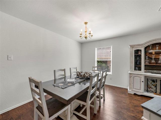 2305 Avalon Creek Way