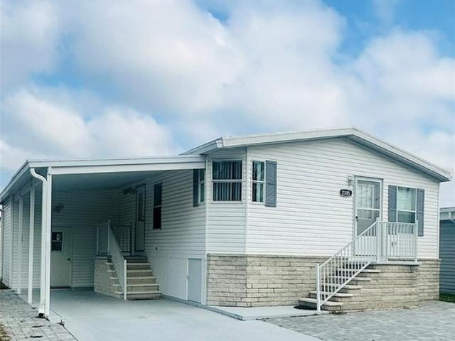2305 Bay Dr, Bradenton, FL 34207