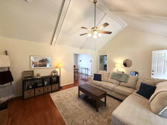 2305 Darden Dr