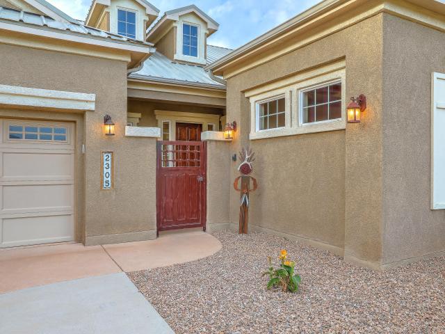 2305 Desert View Road NE