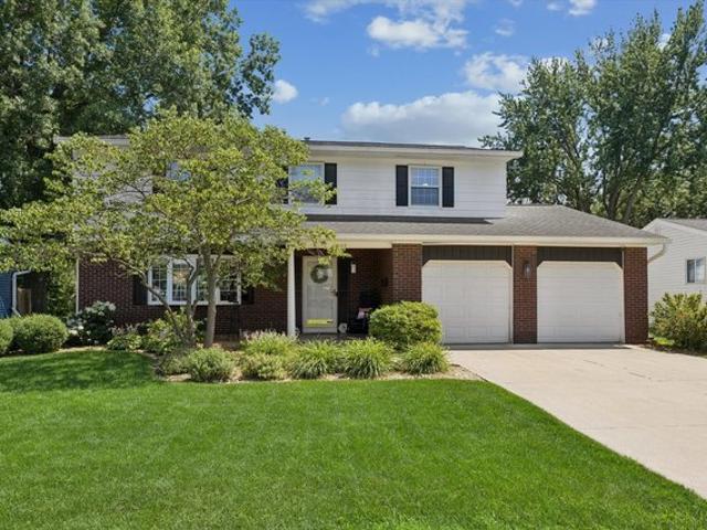 2305 E 31st St, Davenport, IA 52807