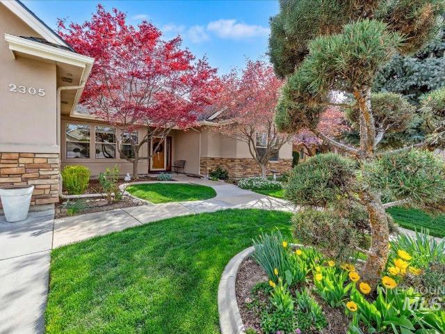 2305 E Chimere Dr