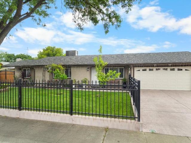 2305 Edinburgh Dr, Elverta, CA 95626