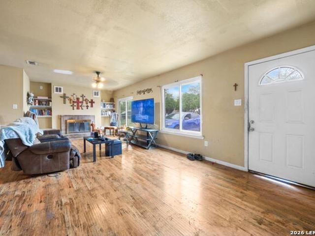 2305 Elaine Dr
