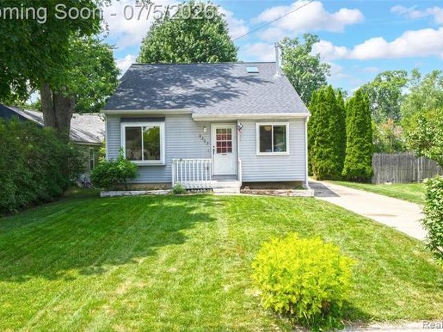 2305 Ellery Ave, Waterford Township, MI 48327
