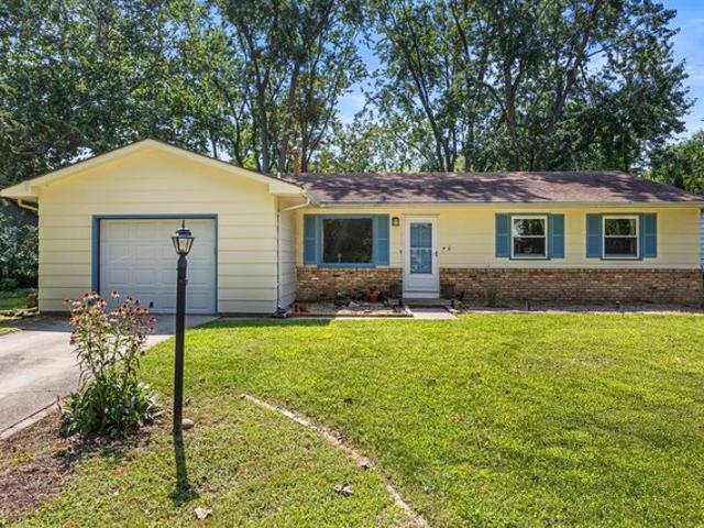 2305 Glenoak Dr, Champaign, IL 61821