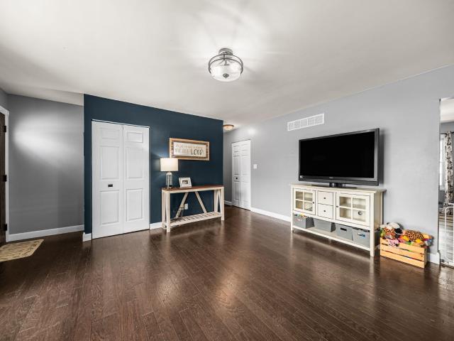 2305 Hollandale Drive