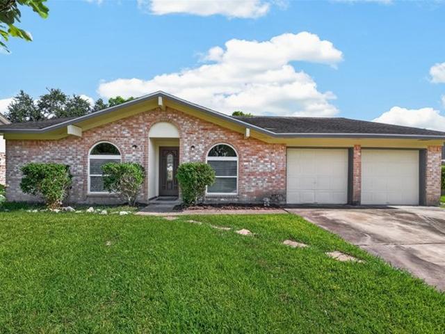 2305 Kingsway Dr, League City, TX 77573