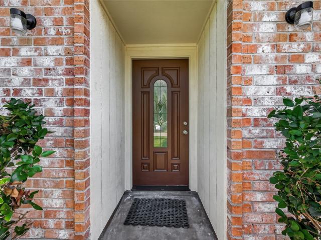 2305 Kingsway Drive