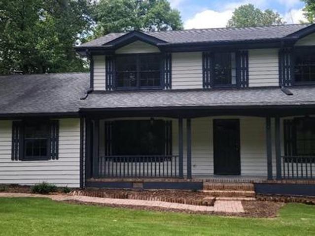 2305 Pine Point Dr, Lawrenceville, GA 30043