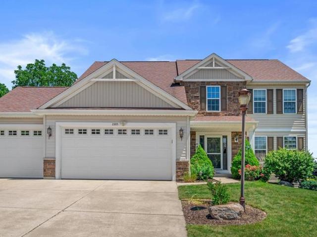 2305 Rustic Woods Ct, Waukesha, WI 53188