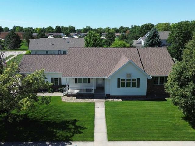 2305 St Andrews Dr, Columbus, NE 68601