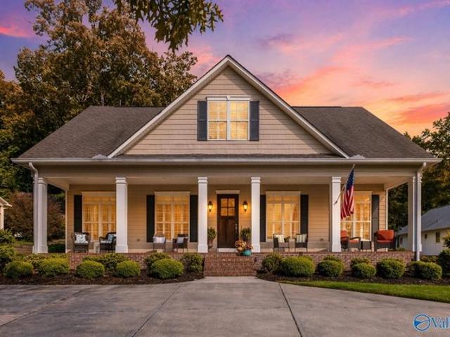 2305 Sunset Dr, Guntersville, AL 35976