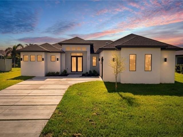 2305 SW 15th Pl, Cape Coral, FL 33991