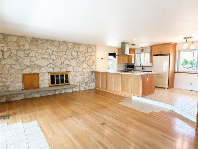 2305 th Avenue Ct E