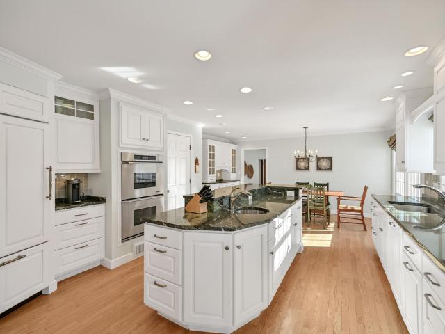 2305 W County Line Rd, Milwaukee, US, WI