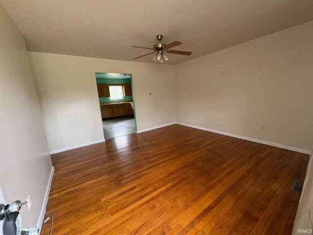 2305 W Beaumont Lane