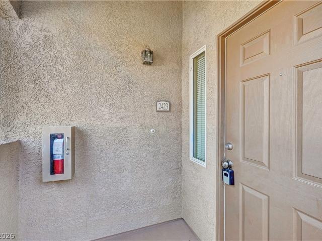 2305 W Horizon Ridge Parkway 2423