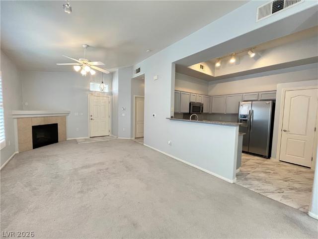 2305 W Horizon Ridge Parkway 2121