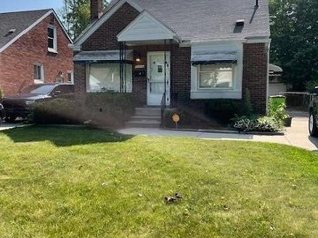 23060 David Ave, Eastpointe, MI 48021
