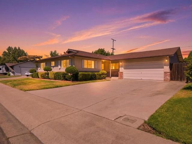 2306 Monticello Ave, Modesto, CA 95350