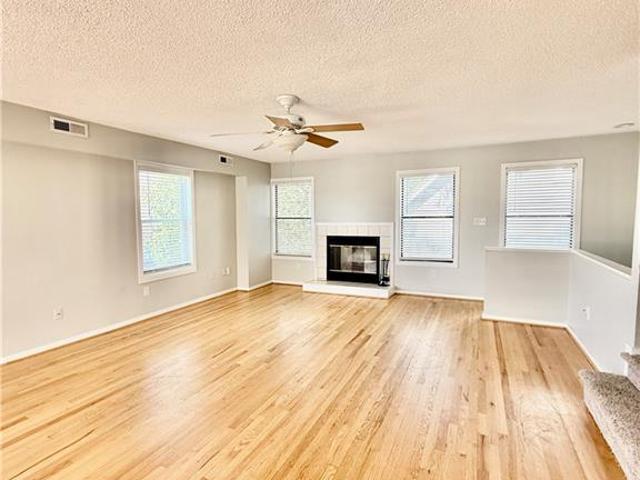 2306 Bergen CT