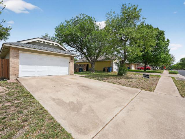 2306 Blalock Dr
