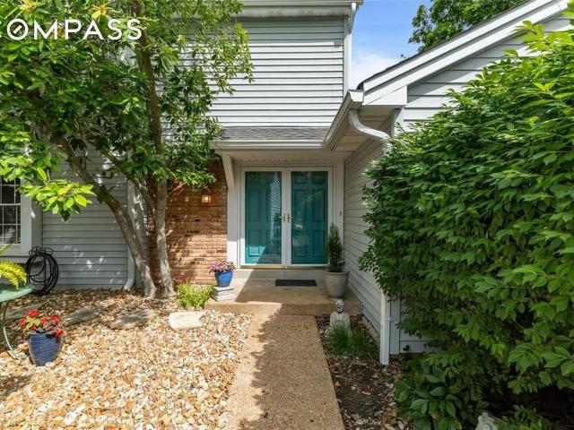 2306 Claymoor Dr, Chesterfield, MO