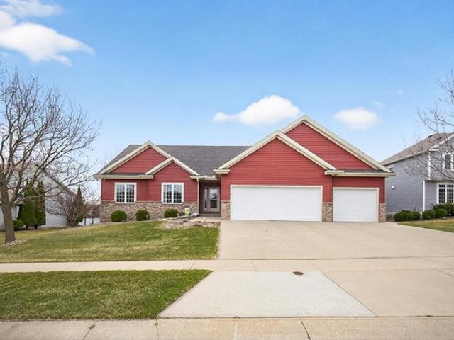 2306 Crimson Ridge Cir NW, Rochester, MN 55901
