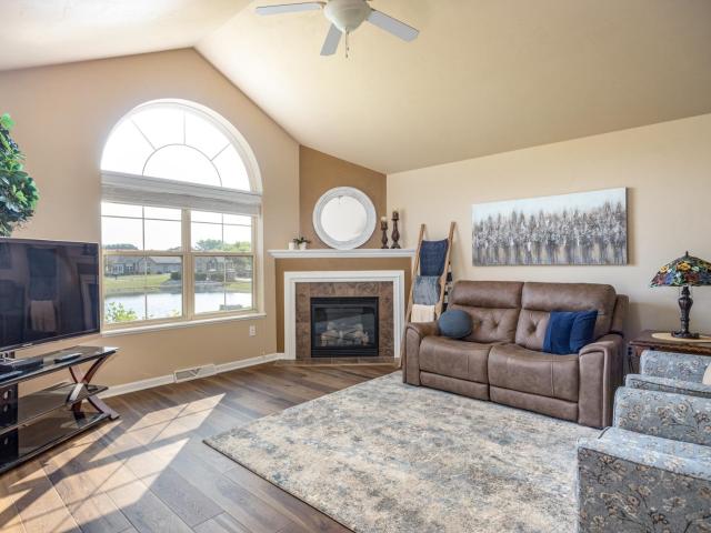 2306 e sienna way