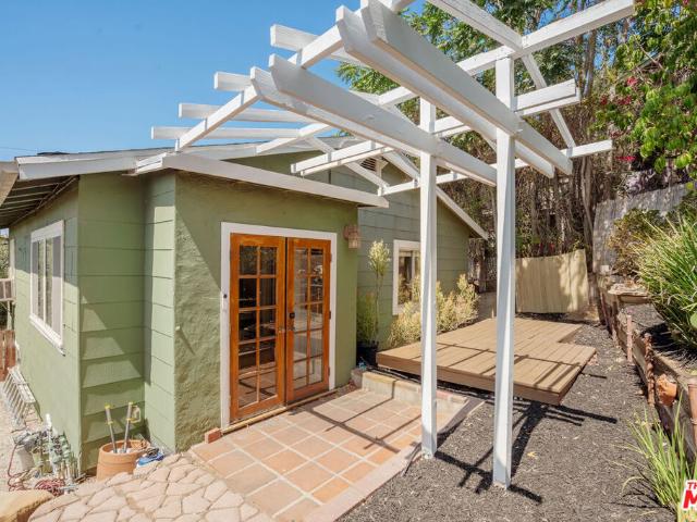 2306 Loma Vista Place