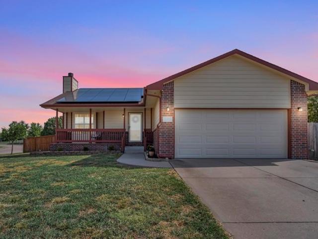 2306 Paddington Ct, Newton, KS 67114