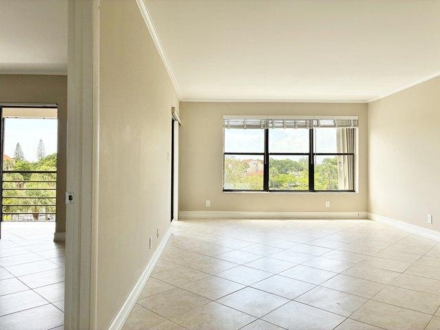 2306 S Cypress Bend Dr Apt 420, Pompano Beach, FL 33069