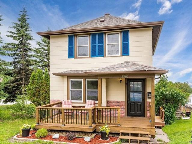2306 W 12th St, Duluth, MN 55806