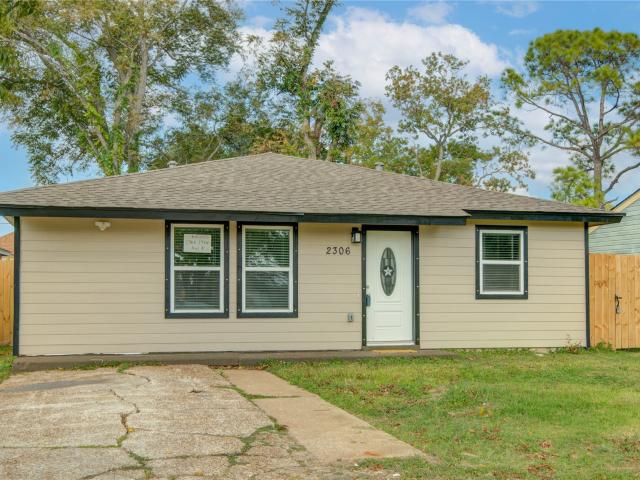 2306 19th Ave N, Texas City, TX 77590 | MLS #43873
