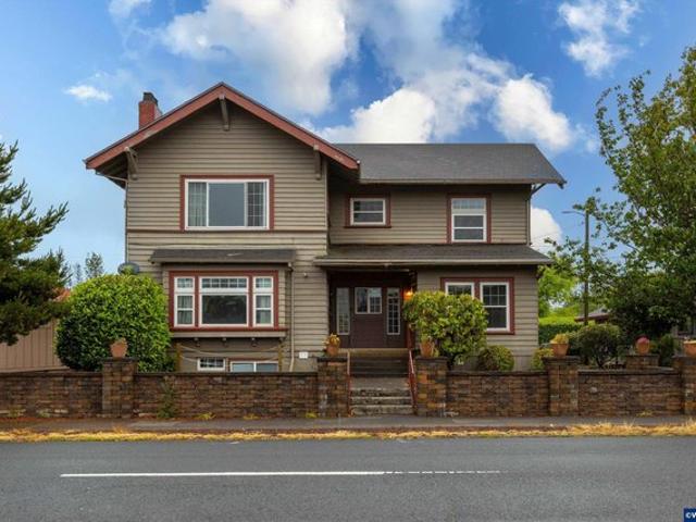 2306 3rd St, Tillamook, OR 97141