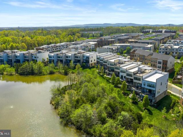 23070 Sullivans Cove