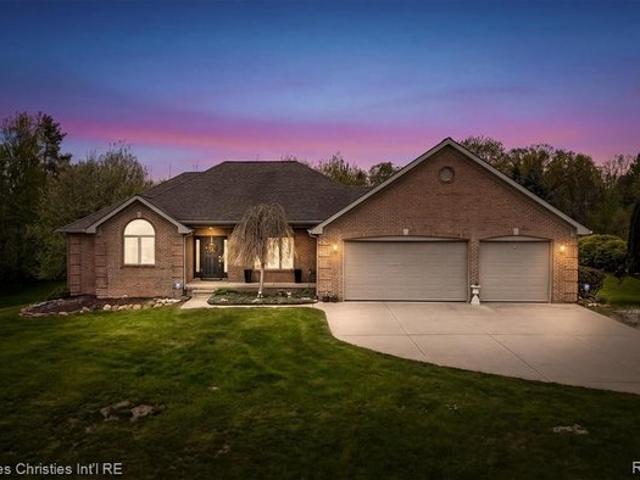 23071 Napier Rd, Lyon Township, MI 48167