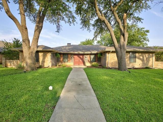 2307 Meadow Creek Dr, Carrollton, TX 75006